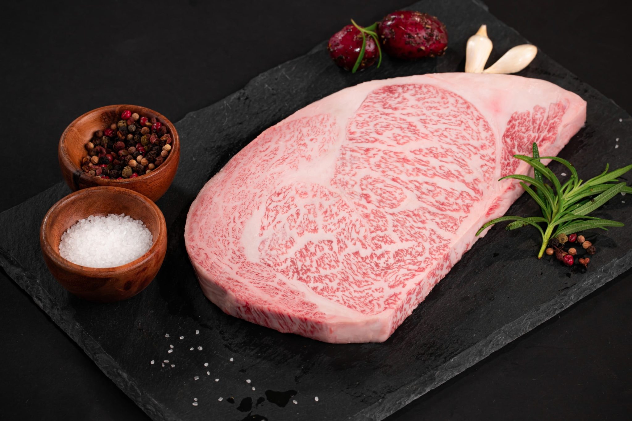 American Wagyu vs Japanese Wagyu (What’s the Difference?) - Swartzsdeli