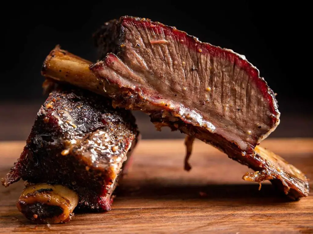 Beef Back Ribs vs Short Ribs (What's the Difference?) - Swartzsdeli