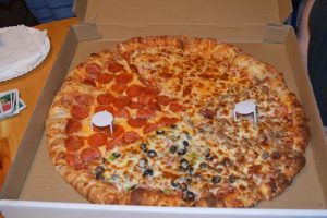 How Big is an 18 Inch Pizza - Swartzsdeli